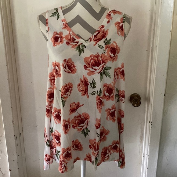 LuLaRoe | Tops | Small Lularoe Kristina Tank Topwhite Background With Peach Red Green Floral ...